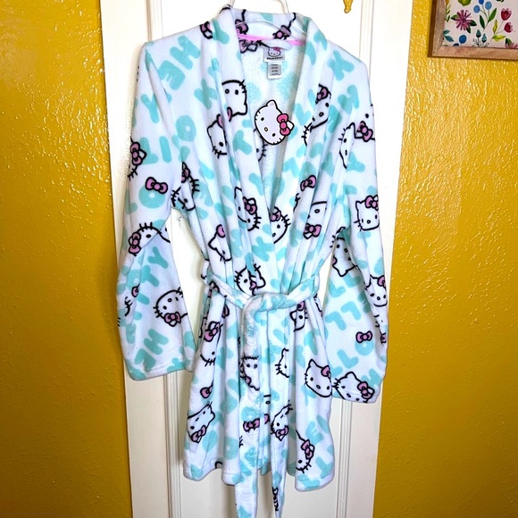 Hello Kitty | Intimates & Sleepwear | Hello Kitty Robe | Poshmark